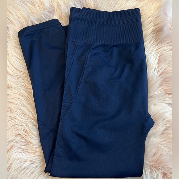 Fabletics | Pants & Jumpsuits | Fabletics Capri Leggings Navy Blue ...